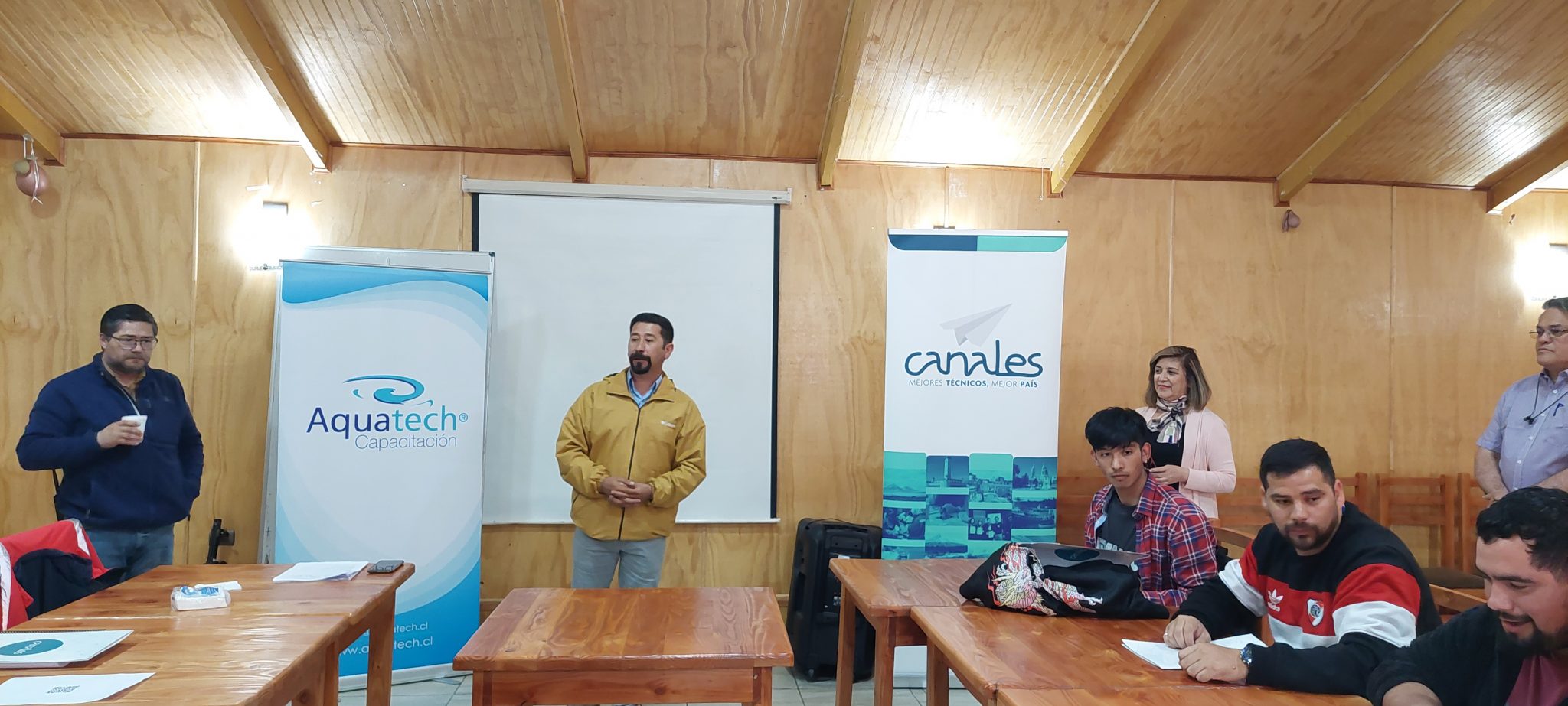 ONG Canales inaugura su nuevo OTEC con cursos para empresas y liceos